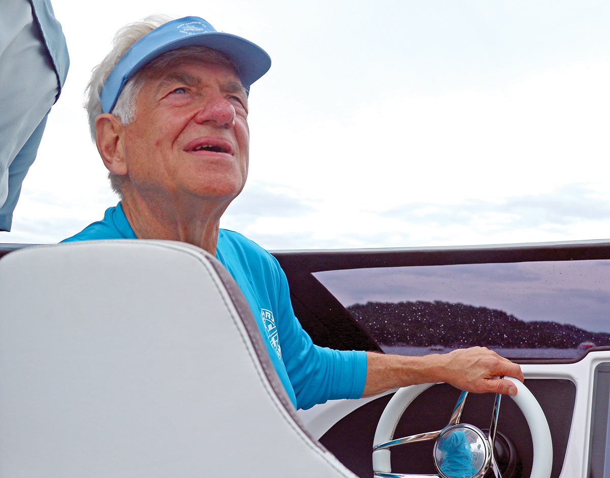 Victory VTX 34 Cat - Poker Runs America